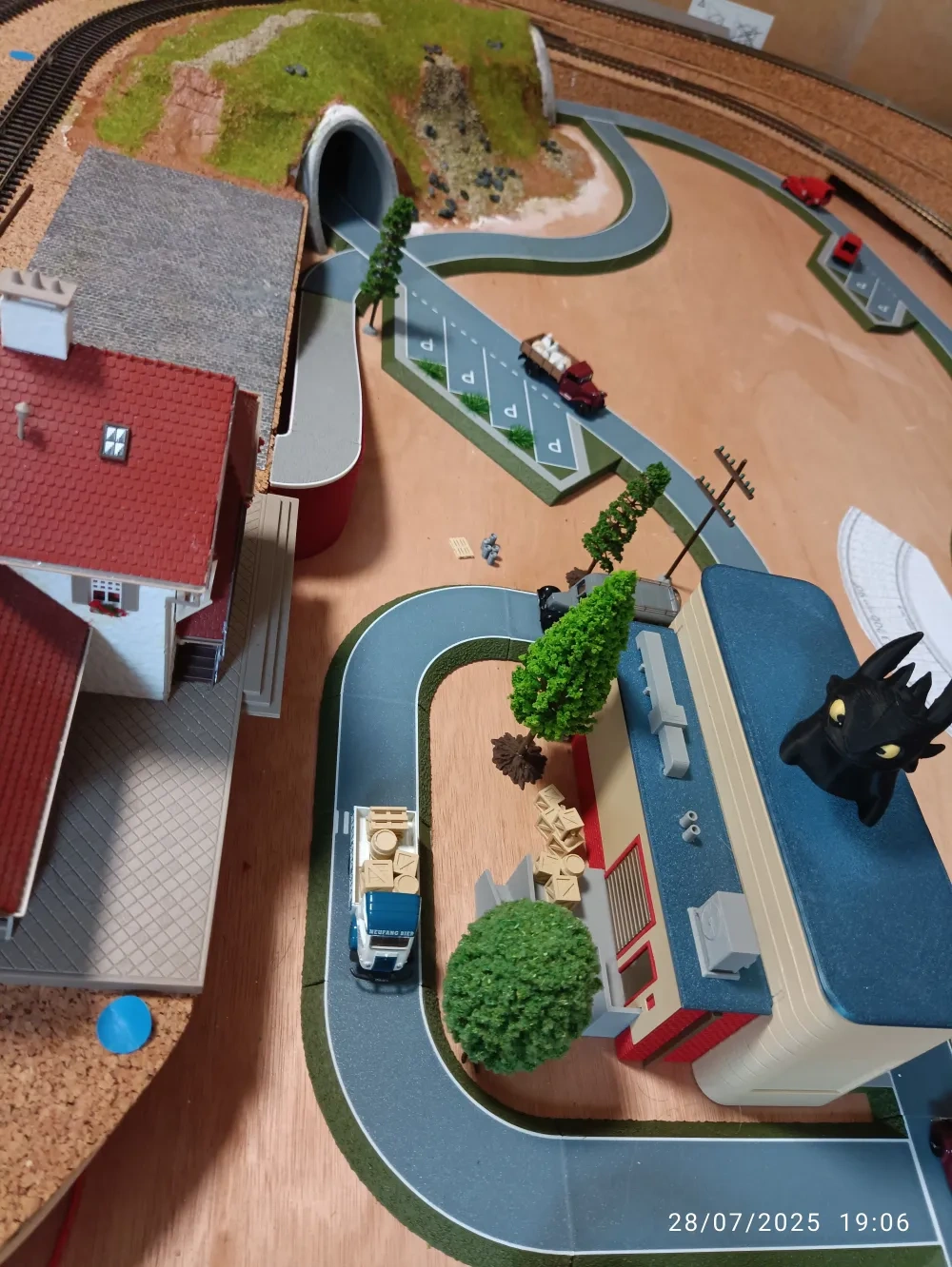 MrJ 移动车辆 v3 - 杂货店 - HO比例 来自 MrJ MakerWorld：免费下载 3D 模型