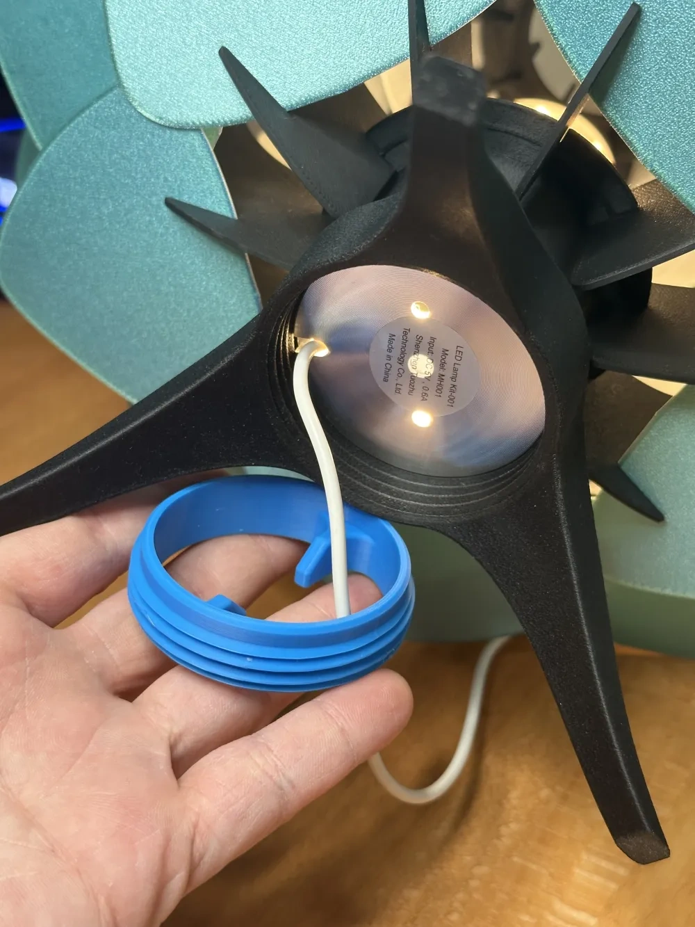 莲花台灯 - LED灯套装 (MH001) 来自 Made.In.MeidlingMakerWorld：免费下载 3D 模型