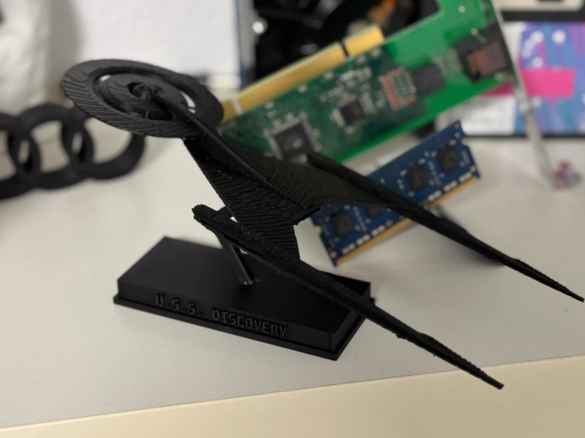 星际迷航发现号宇宙飞船及底座 二次创作 - 来自 mzl.alx - MakerWorld