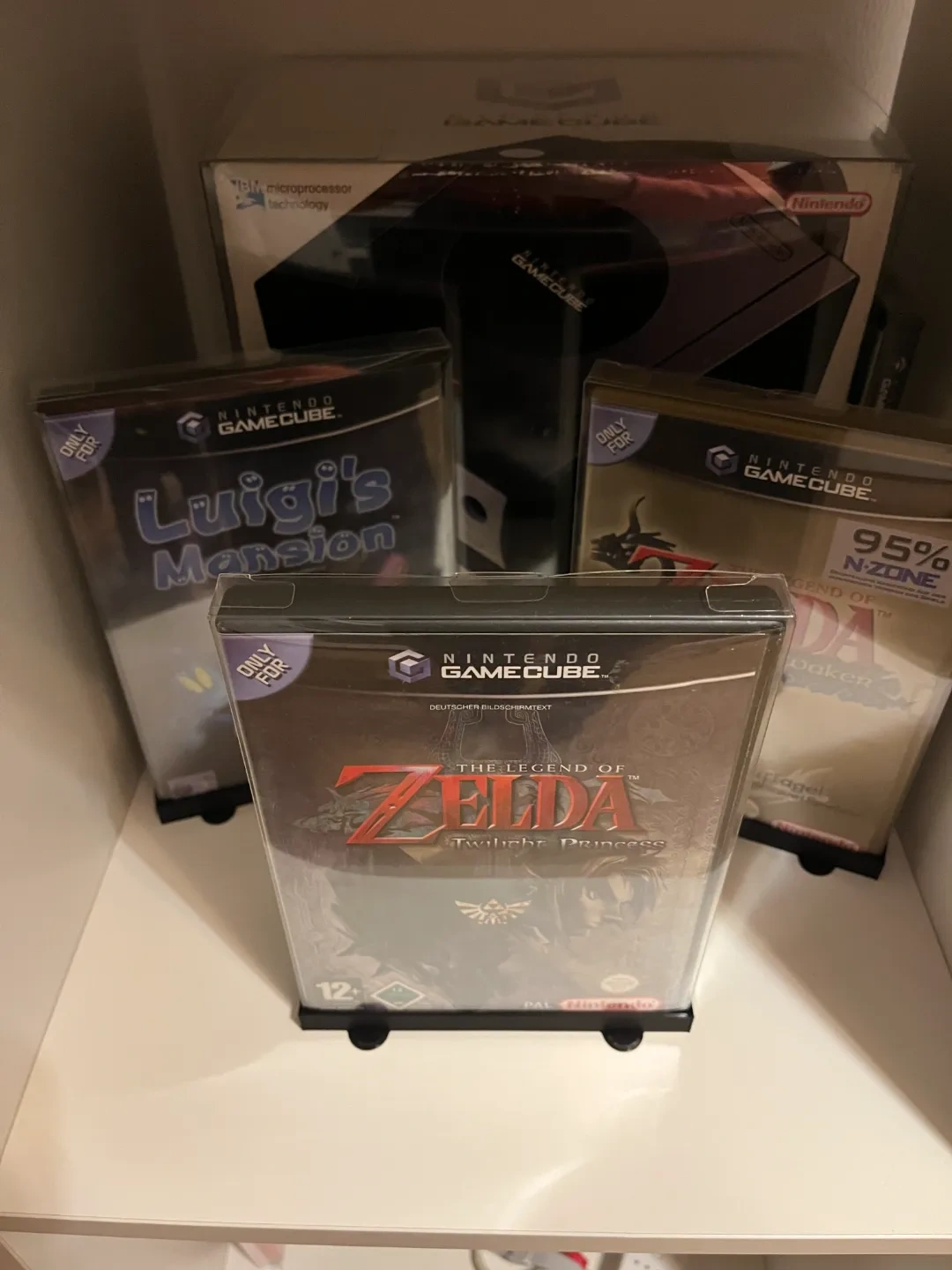 Nintendo Gamecube & Wii Clear Case Stand 来自 mrsretronintendo - MakerWorld
