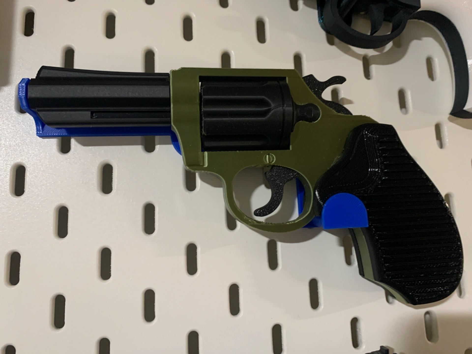SKADIS-Type Display for my 38 Revolver (3" barrel) 来自 Zzz3DSelkirk ...