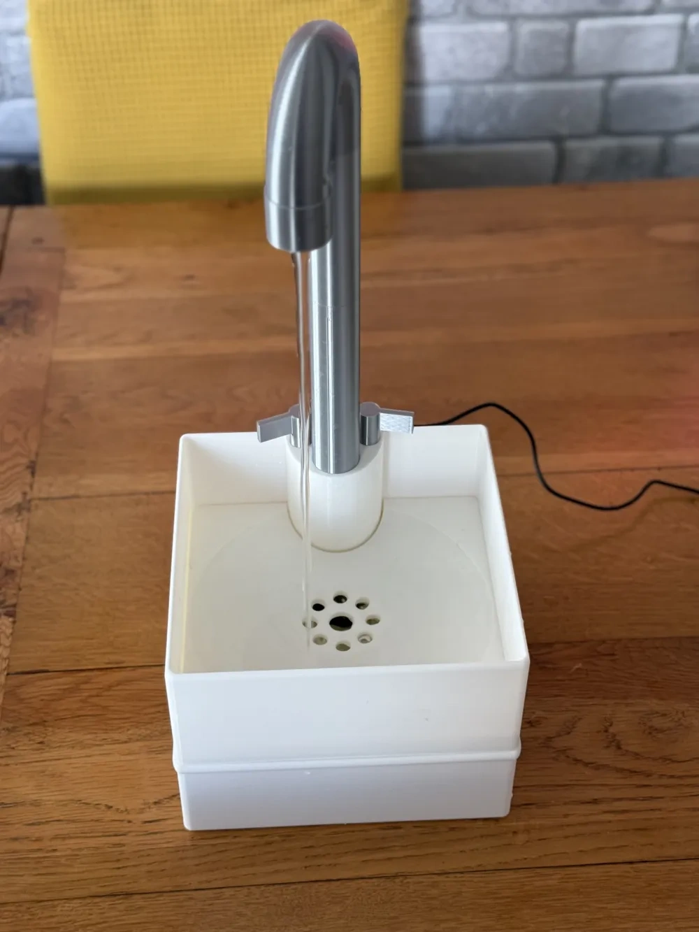 猫咪饮水龙头 - 免费 3D 打印模型 - MakerWorld