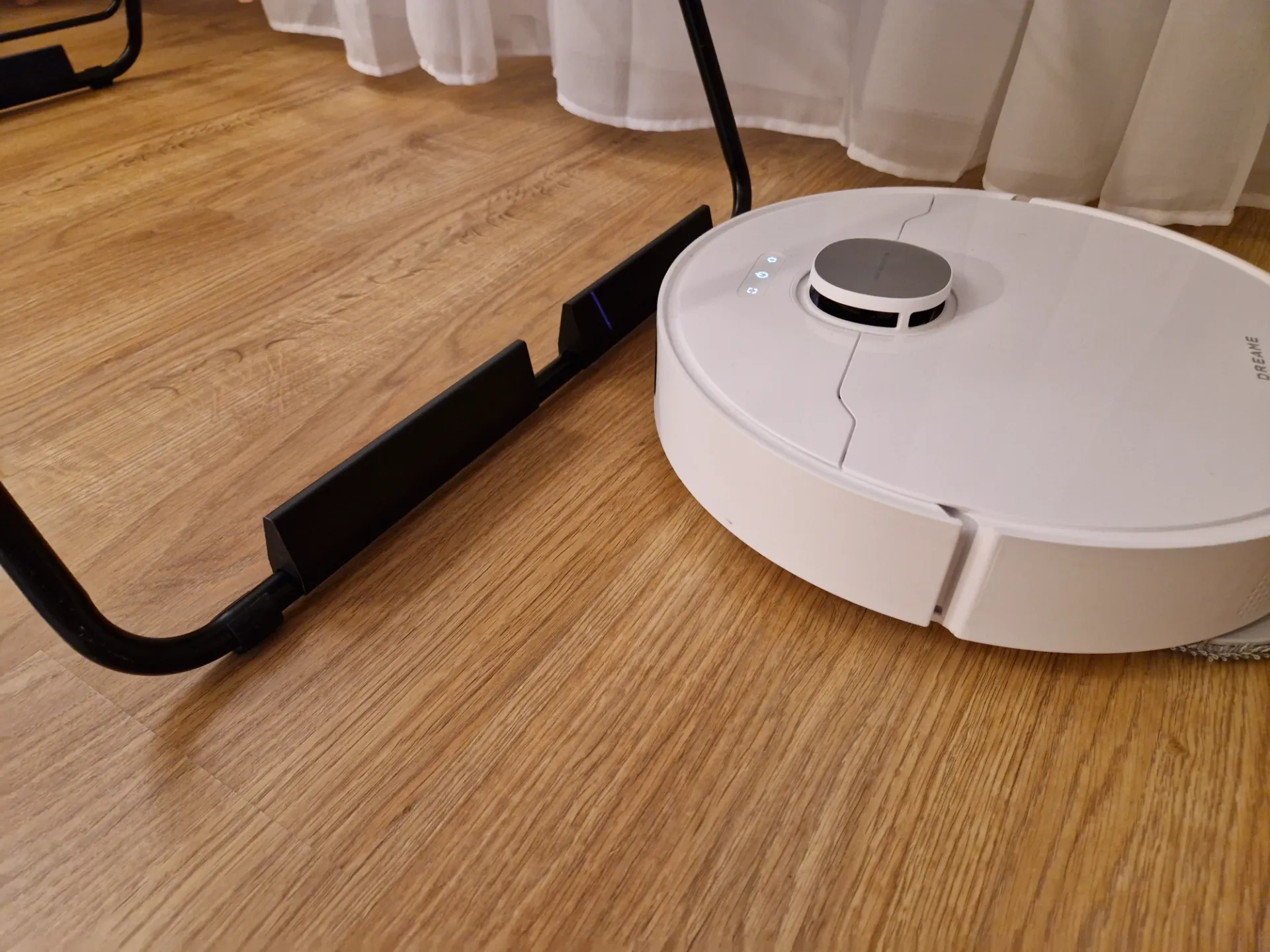 可参数化设计的机器人吸尘器干燥架防护罩 来自 Odrel - MakerWorld