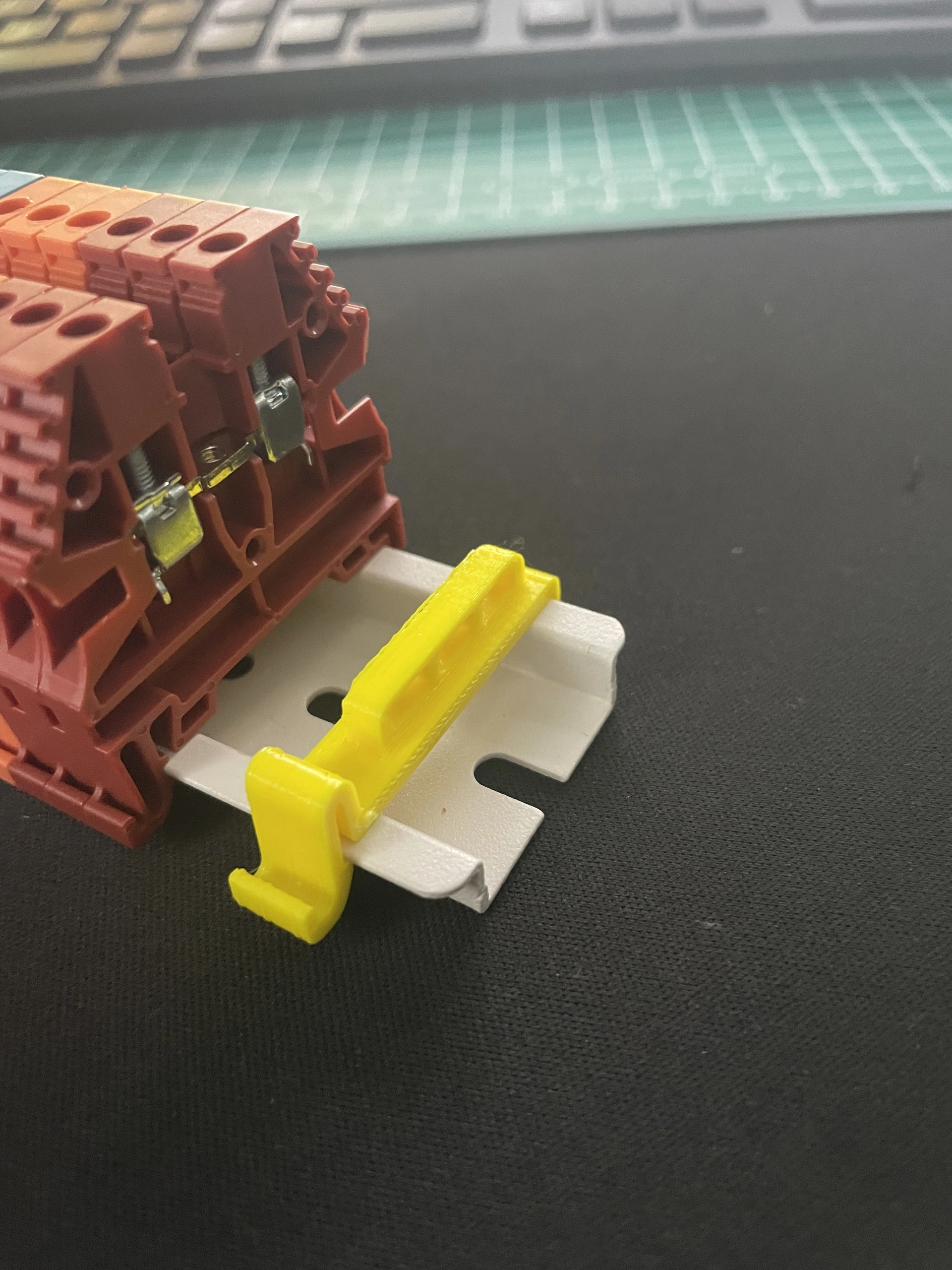 35mm DIN尼龙扎带 来自 stephank MakerWorld：免费下载 3D 模型