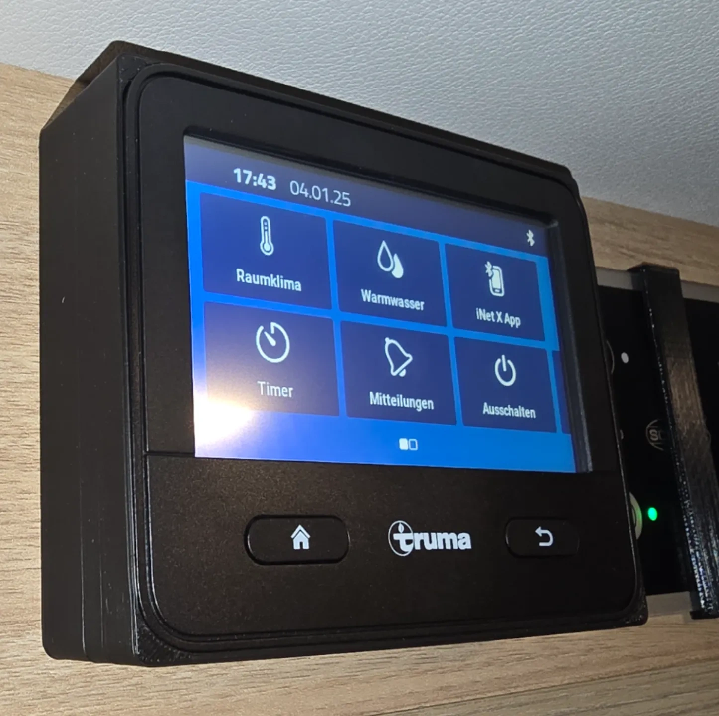 Truma InetX 显示器边框 来自 Patrick - MakerWorld