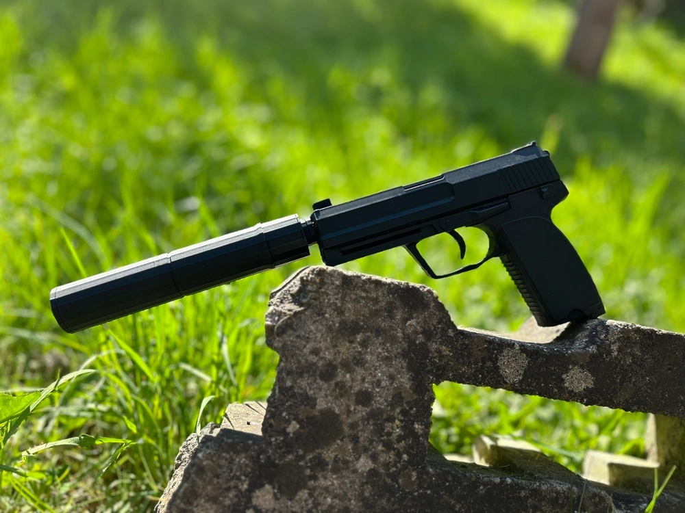 USP-S Silenced Pistol by Heckler and Koch 来自 WIZZY - MakerWorld