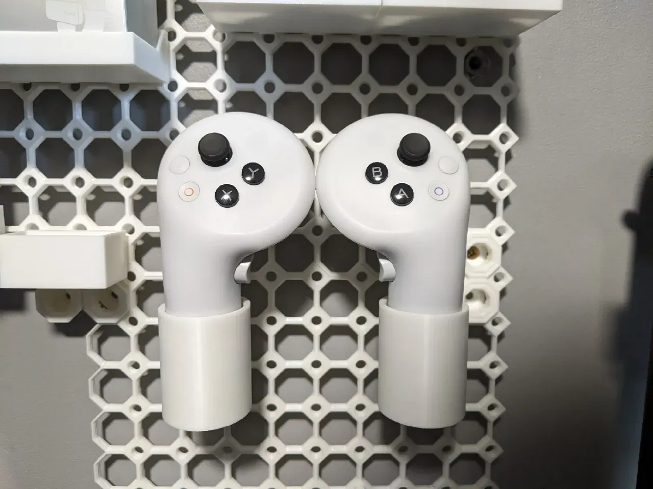 Pico 4 Ultra controller holder for Multiboard 来自 Gmolargey - MakerWorld