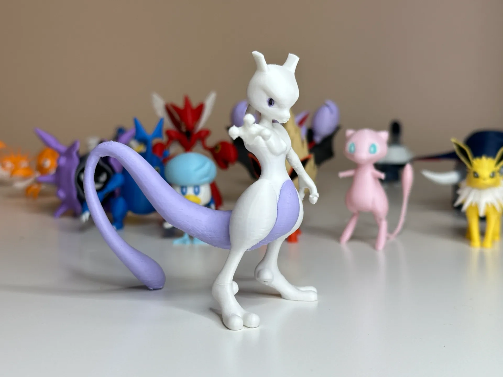 Mewtwo (Pokemon) 三种颜色 80mm高 来自 LC.Figure - MakerWorld