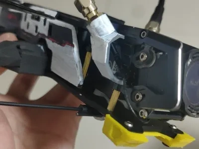 Bee25转SMA天线座 来自 YouDi MakerWorld：免费下载 3D 模型