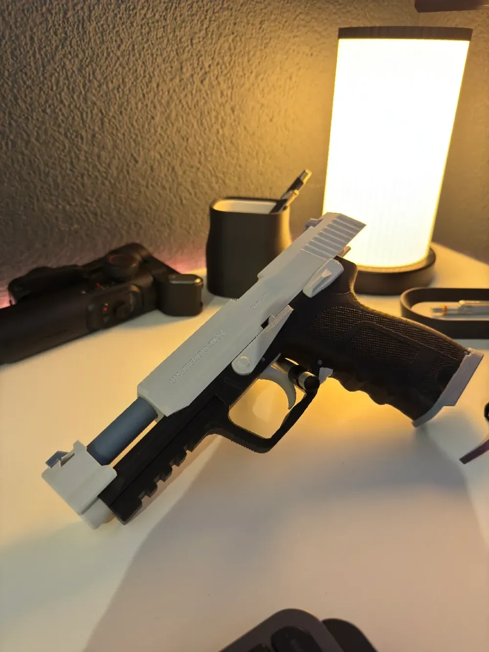 生化危机 SG-09 R 来自 3dwb MakerWorld：免费下载 3D 模型