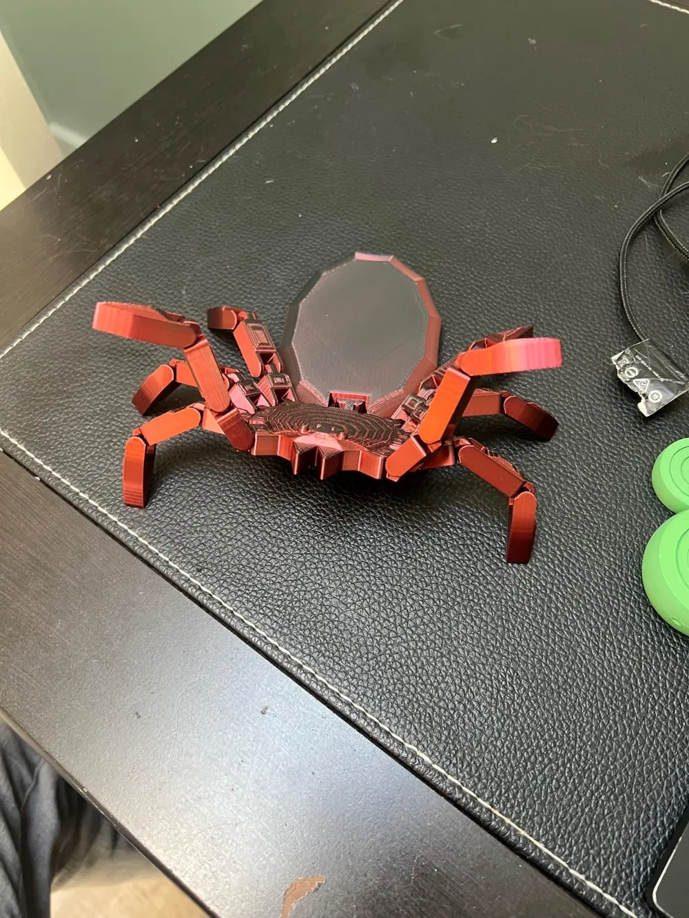 一体打印 可活动关节的 蜘蛛 (公共领域) 来自 Lettuce MakerWorld：免费下载 3D 模型