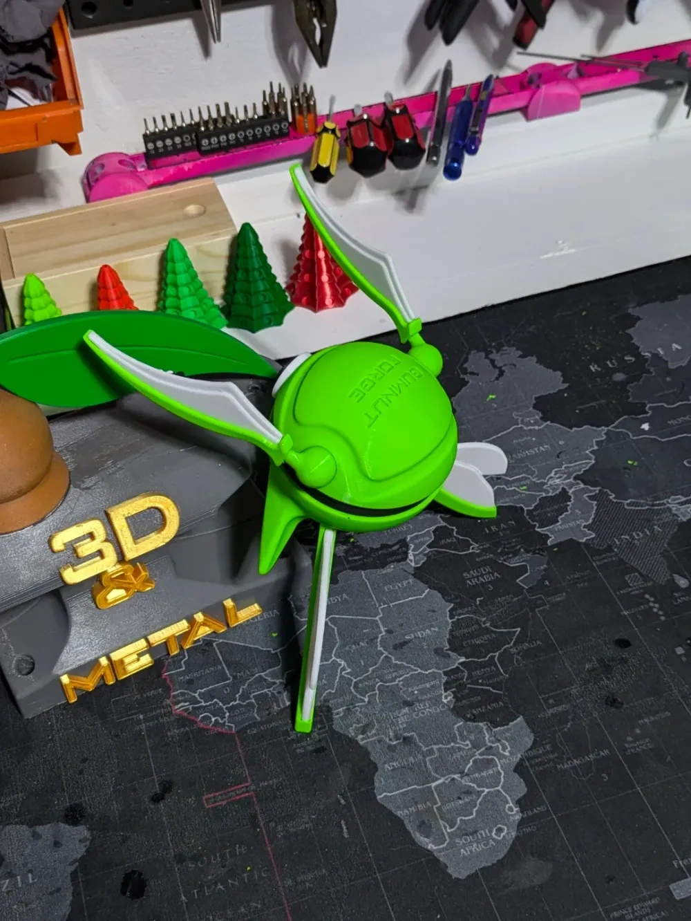 飞天螳螂精灵球 - 多部件 来自 Gumnut Forge - MakerWorld