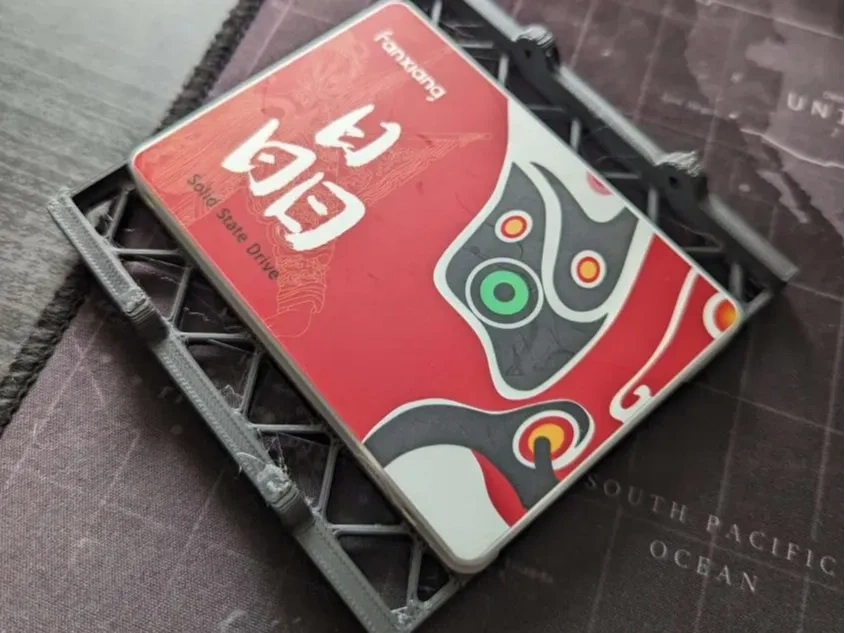 2.5 - 3.5 英寸适配器 来自 SabiTech - MakerWorld