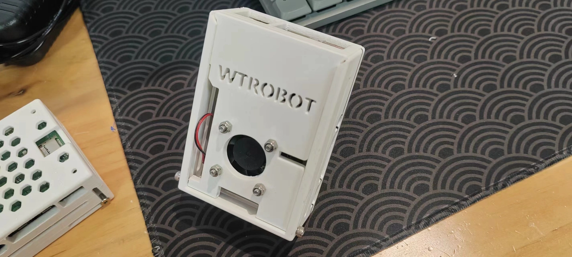 Raspberry Pi Case(with foldable stand) 来自 Jory Chan - MakerWorld