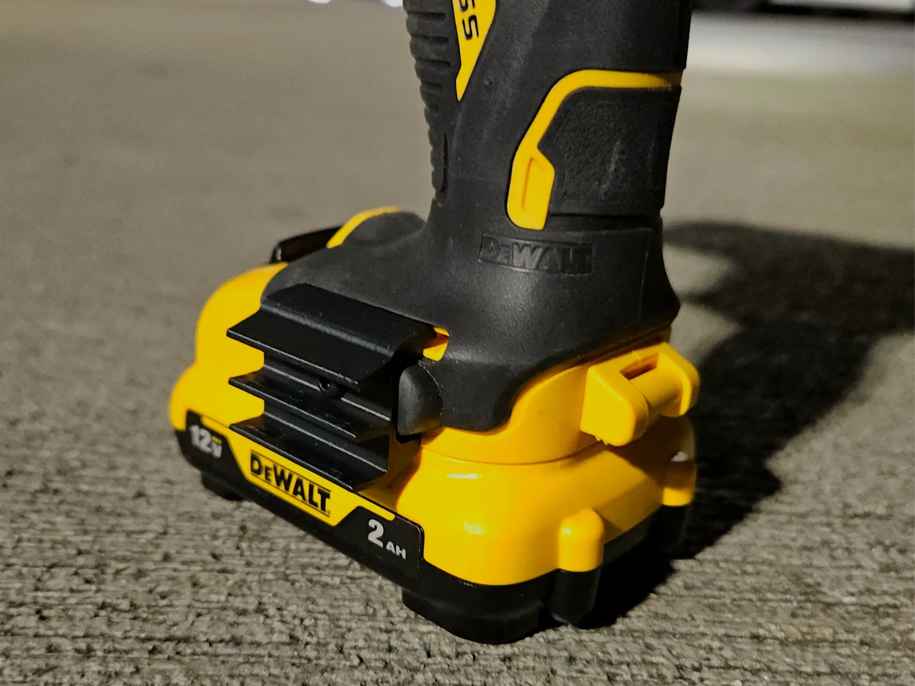 适用于12V Max电钻的德瓦特钻头座 来自 bovineblitz - MakerWorld