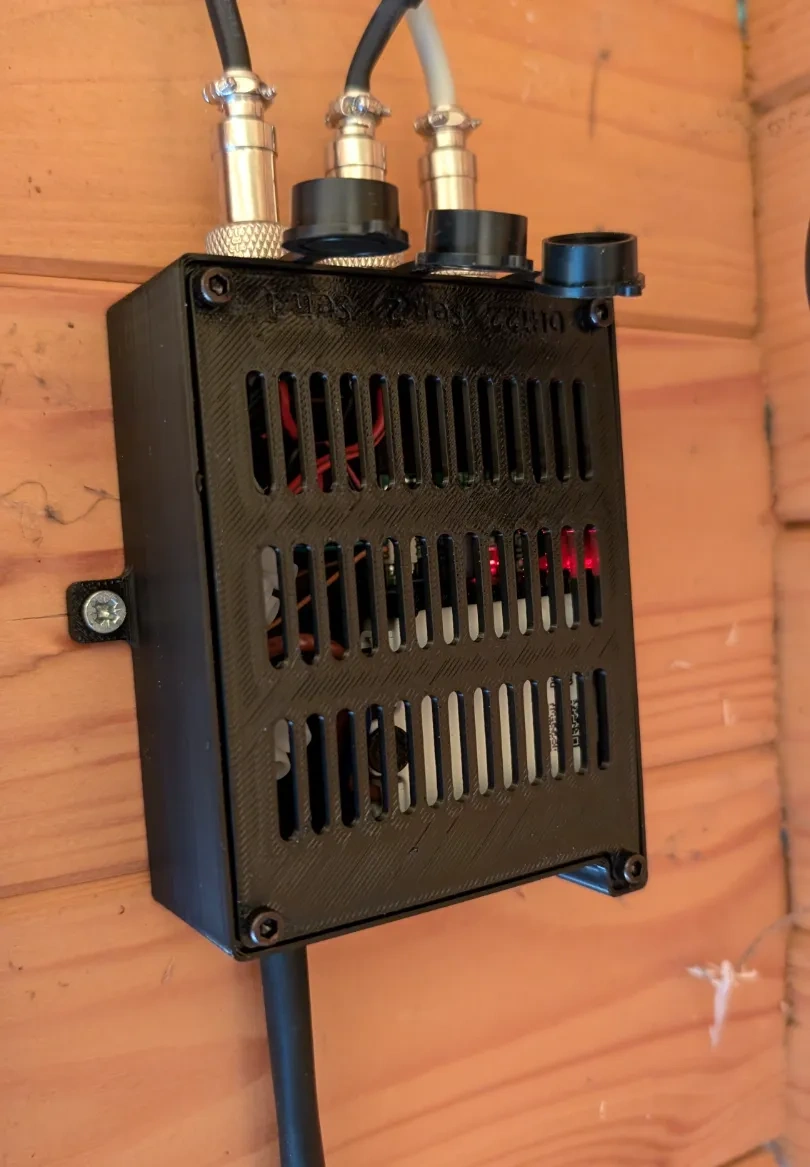 Shelly Uni 盒 + 电源 + 3 个 GX12 连接器 - 免费 3D 打印模型 - MakerWorld