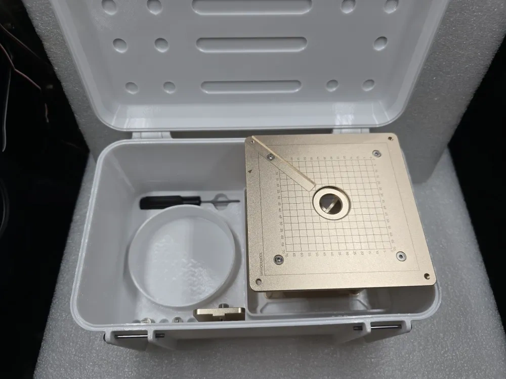 Xtool F2 Ultra UV 内部雕刻镜片收纳盒 - 免费 3D 打印模型 - MakerWorld