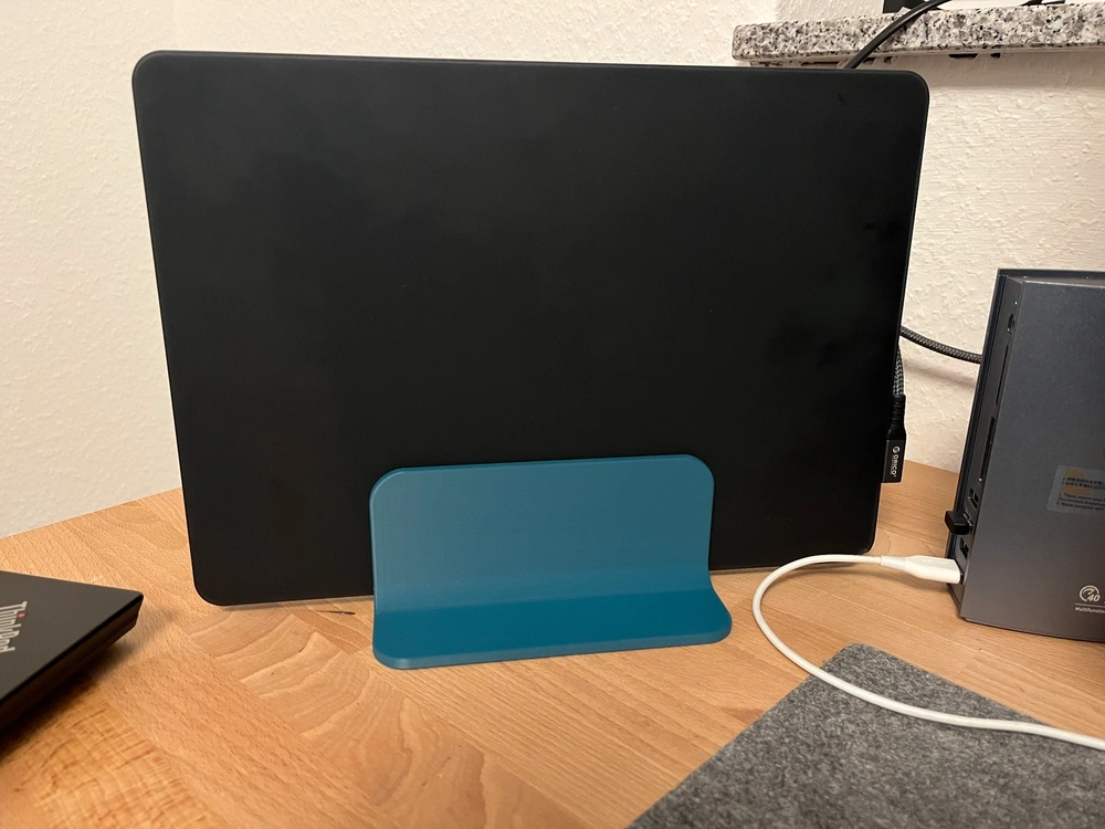 MacBook Air M2 Stand 来自 Scubafan - MakerWorld