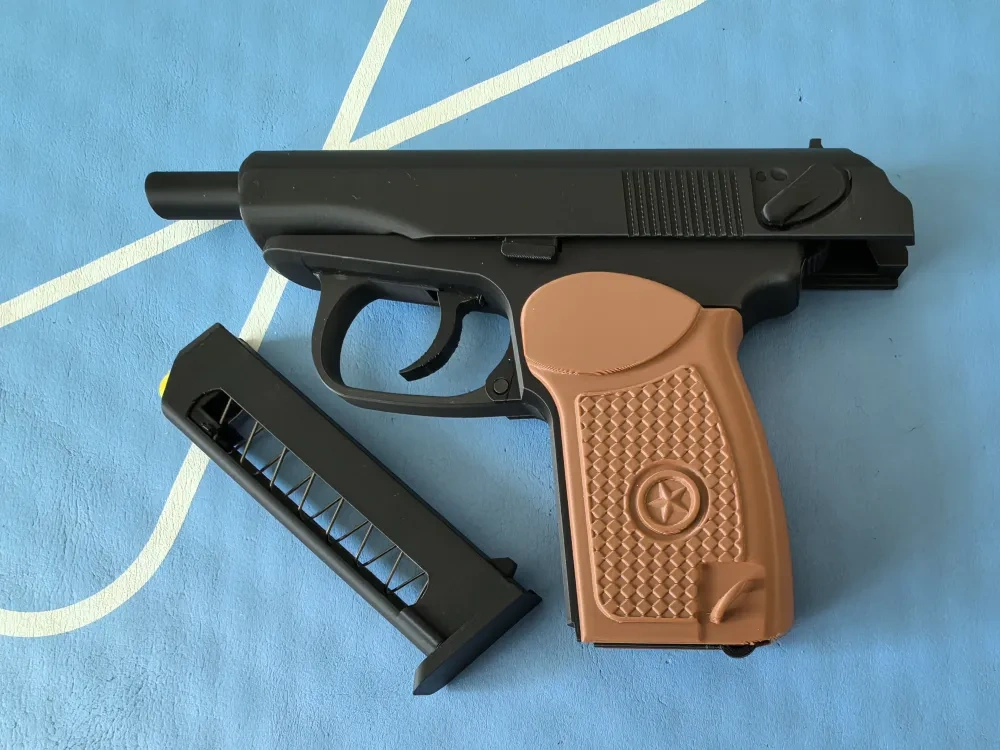 马卡洛夫PM手枪 来自 Northeast Tiger Walking Again MakerWorld：免费下载 3D 模型