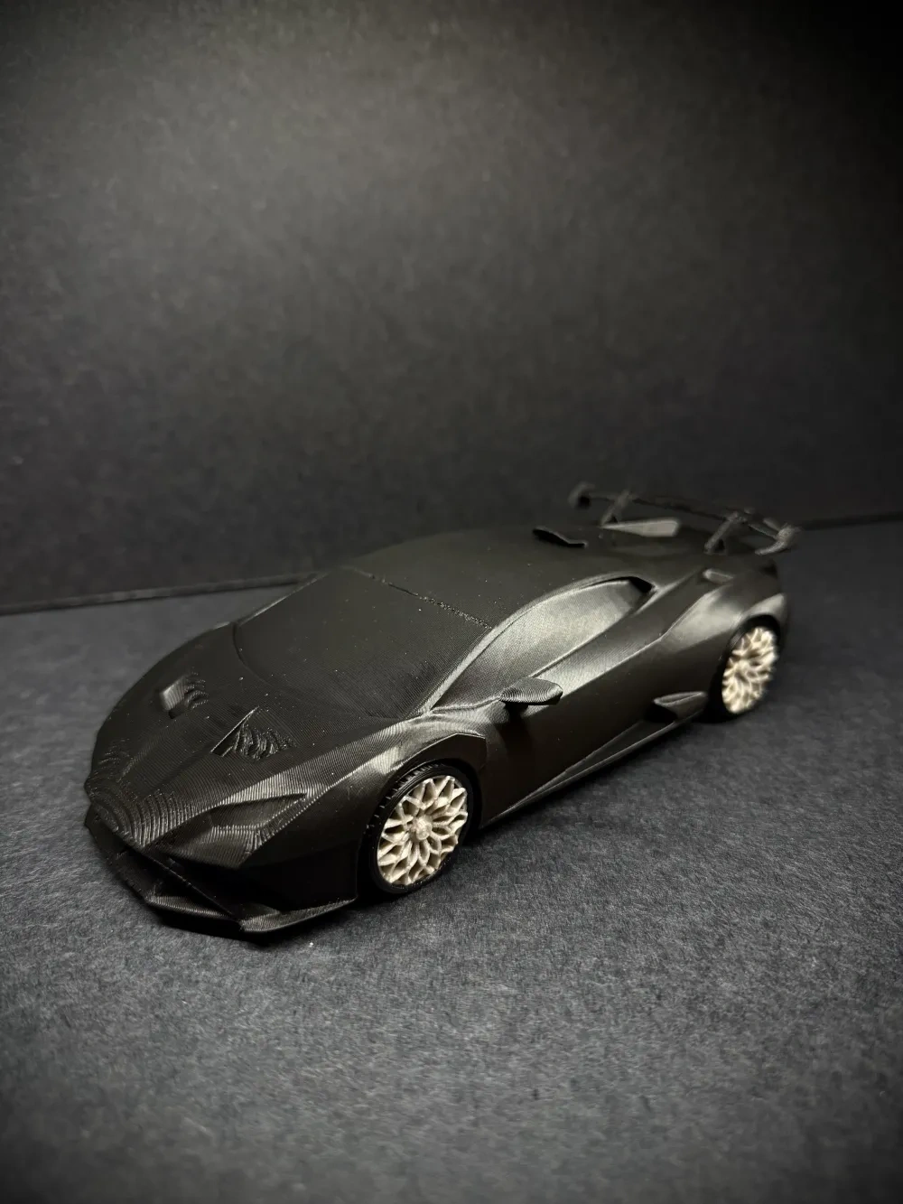 Lamborghini Huracan STO 1/24 比例彩色模型! - 免费 3D 打印模型 - MakerWorld