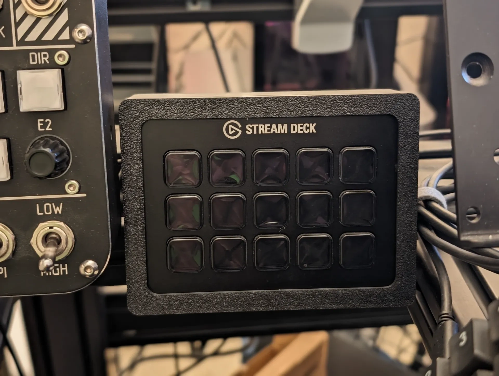 Stream Deck (v1)模拟座舱支架 来自 rook_labs - MakerWorld