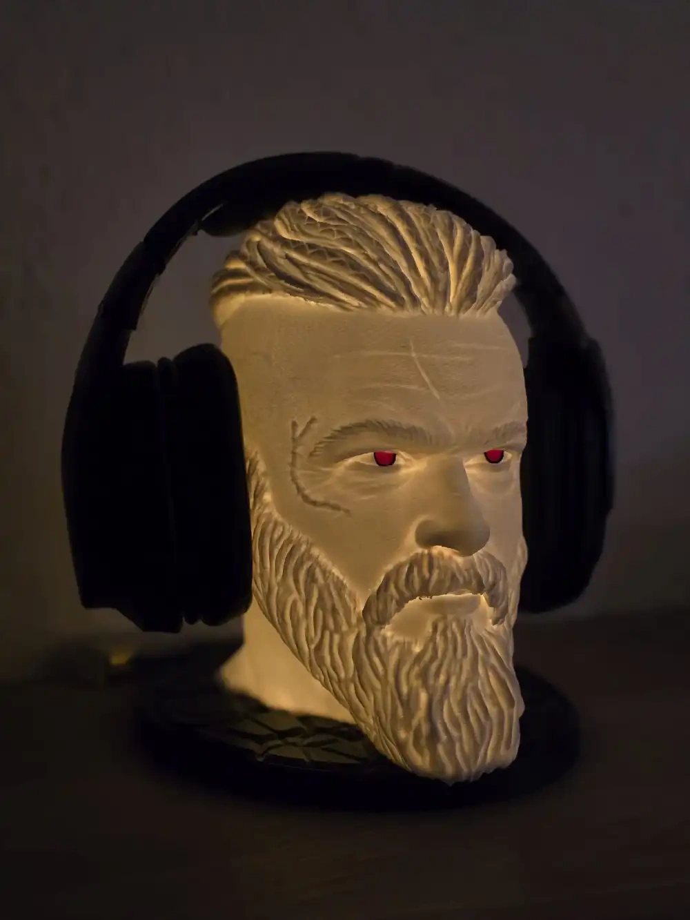 拉格纳·洛德布罗克灯 / 耳机支架 - 免费 3D 打印模型 - MakerWorld