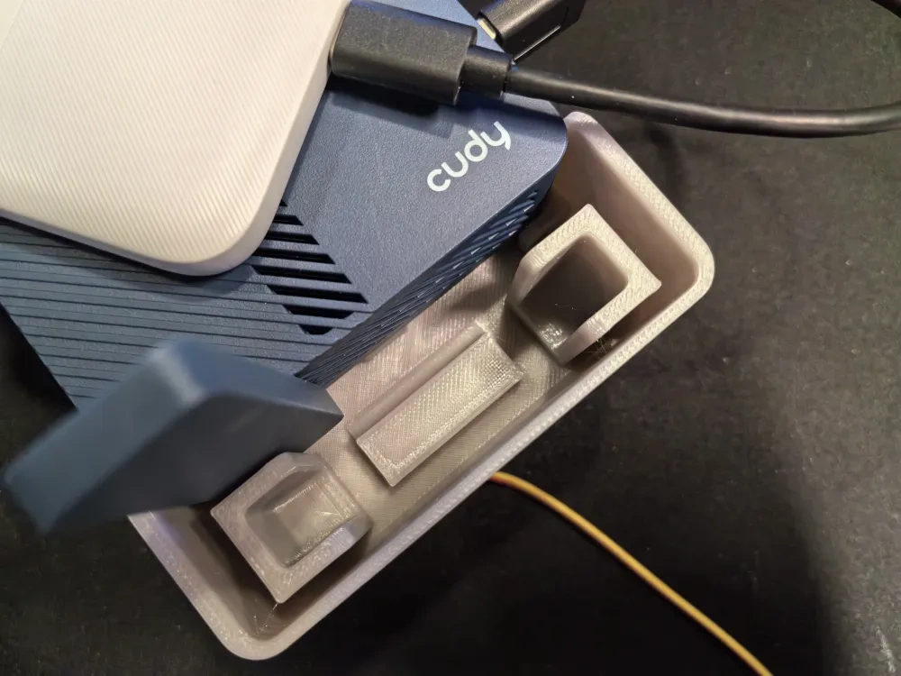 Cudy Tr3000 + 中兴 F50 散热底座 来自 李笑 MakerWorld：免费下载 3D 模型