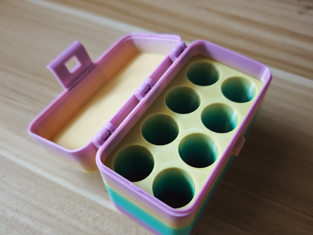 电池收纳盒（21700锂电池） 来自 萤火虫 MakerWorld：免费下载 3D 模型