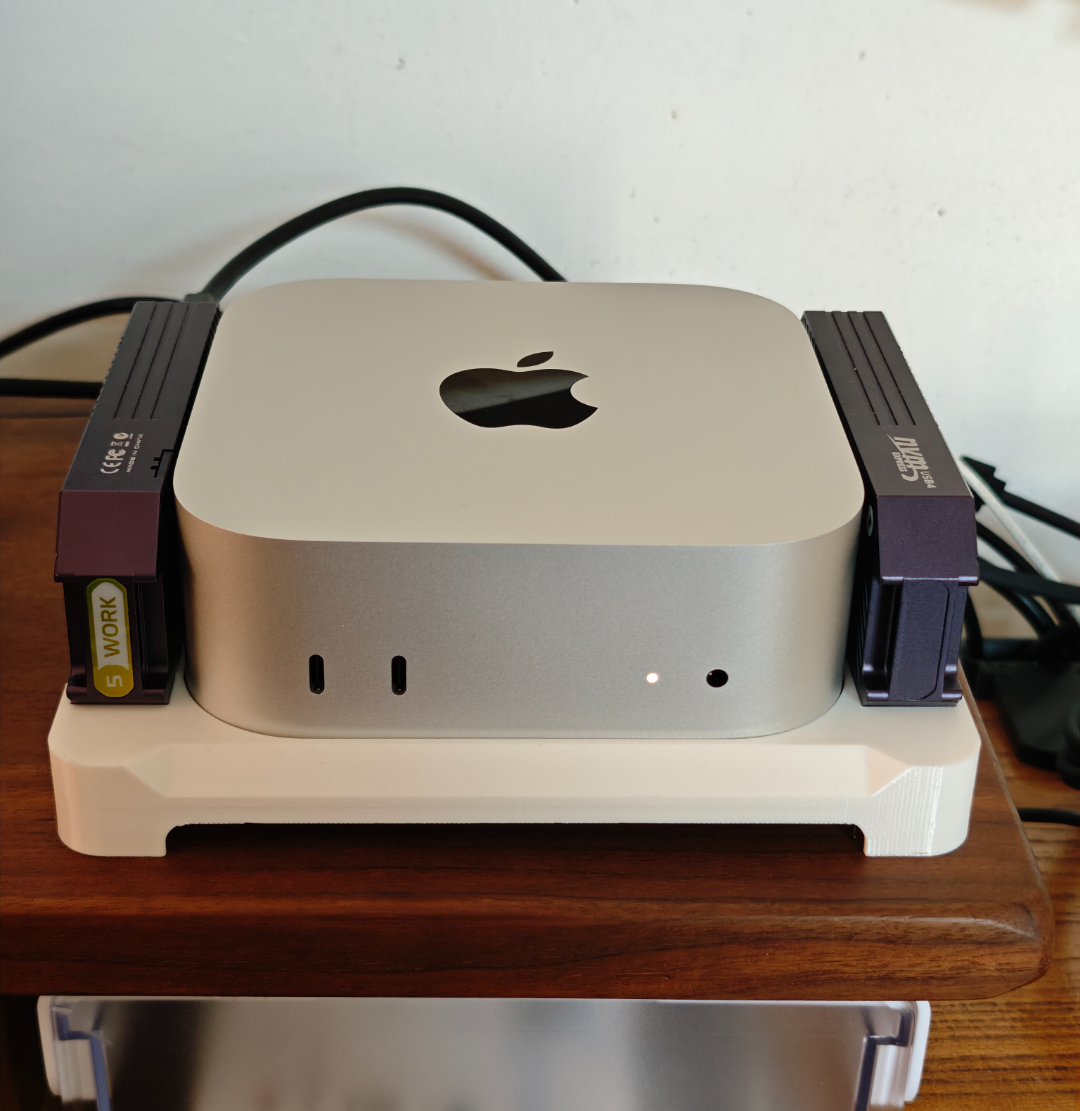 mac mini m4 底座 来自 Liusheng MakerWorld：免费下载 3D 模型