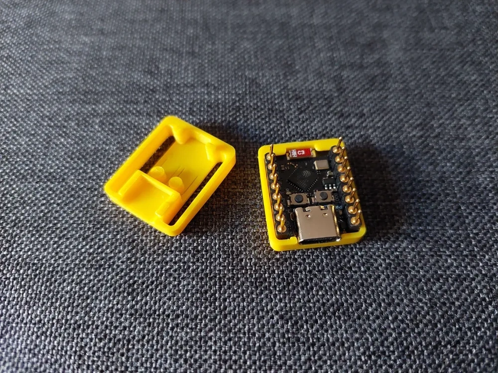 ESP32 C3 超迷你外壳 来自 4Designs MakerWorld：免费下载 3D 模型