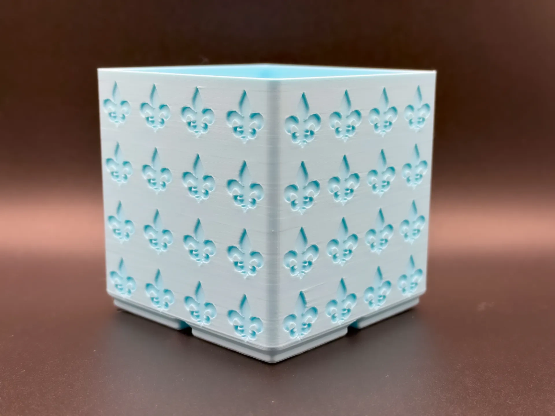 Fleur de Lis Decorative Gridfinity Bin 来自 Hopper_Dropper - MakerWorld