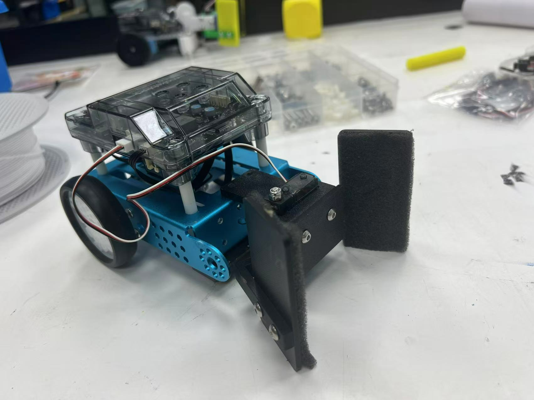 MakeX Inspire 基础任务 斜齿轮抓手 来自 Coach Jack MakerWorld：免费下载 3D 模型