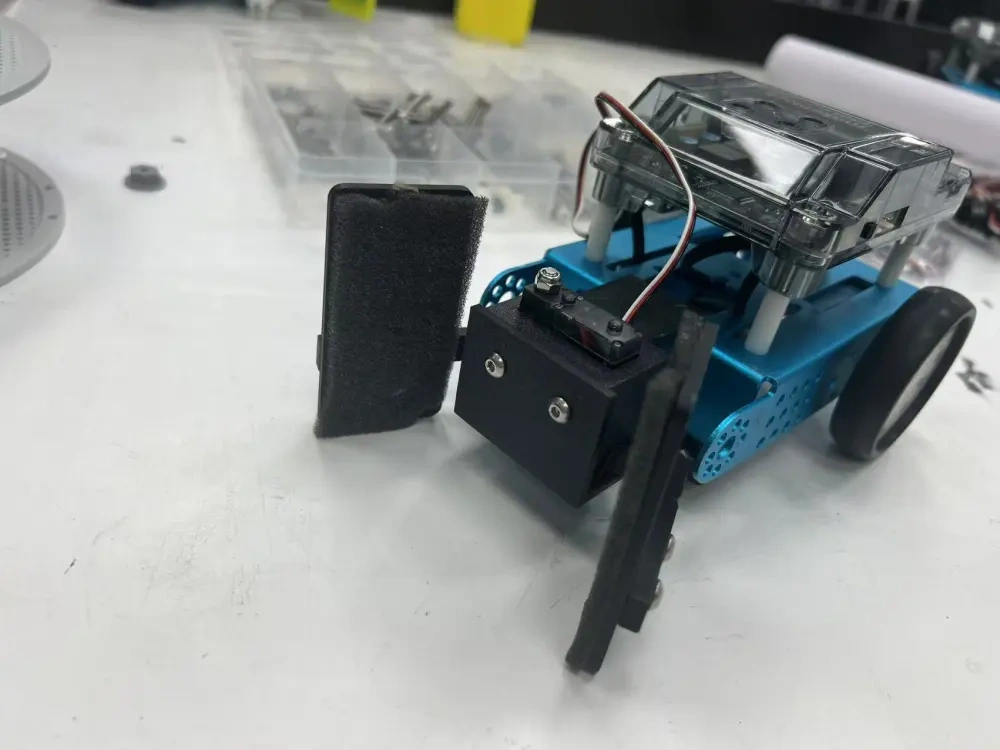 MakeX Inspire 基础任务 斜齿轮抓手 来自 Coach Jack MakerWorld：免费下载 3D 模型