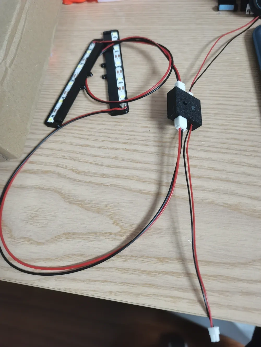 自己DIY拓竹打印机补光灯带LED灯带 来自 山长水阔九千米@9KM.CN MakerWorld：免费下载 3D 模型