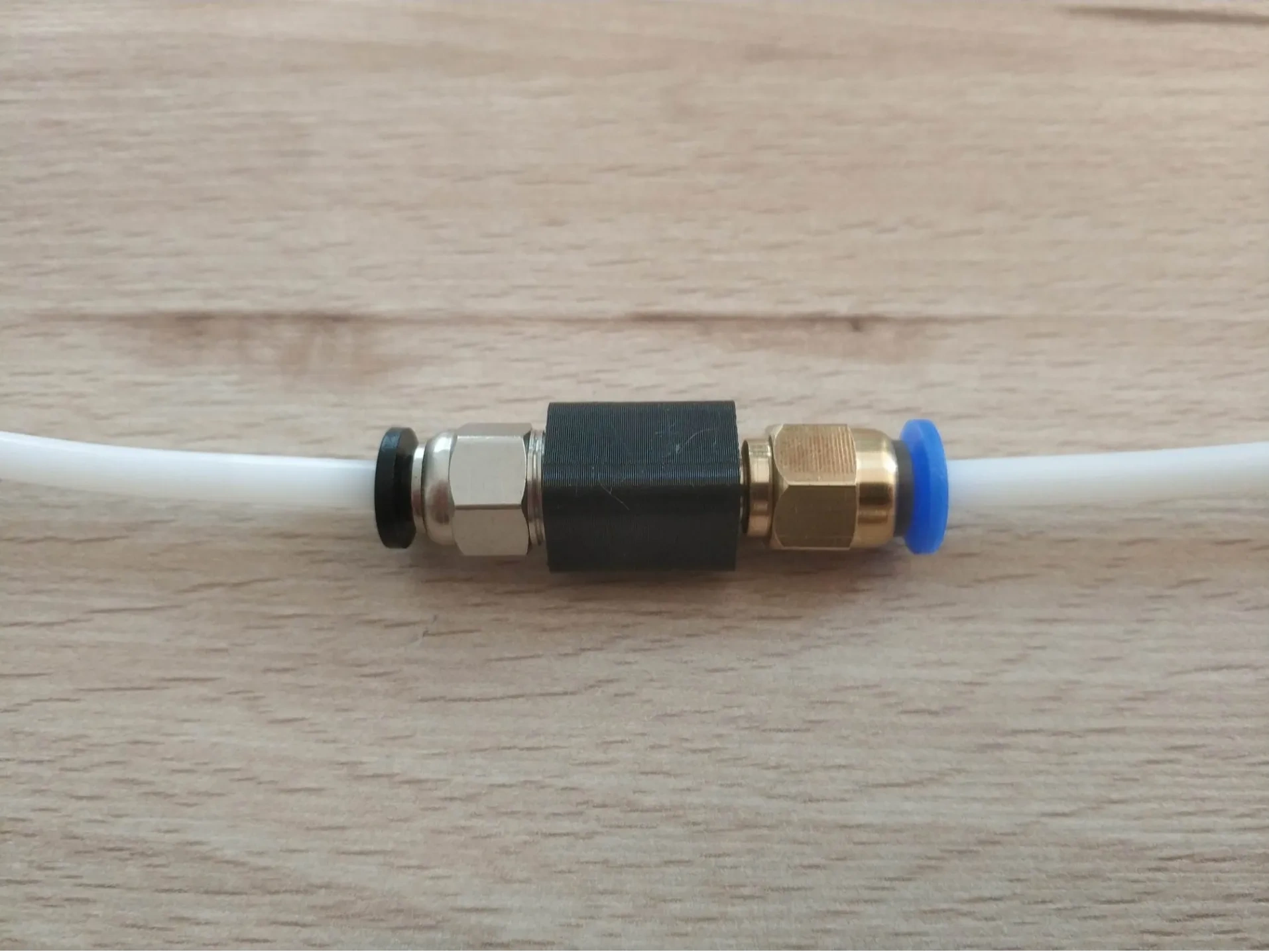 PTFE PC4-M10 to PC4-M6 coupler - no supports 来自 Plastic Melter - MakerWorld