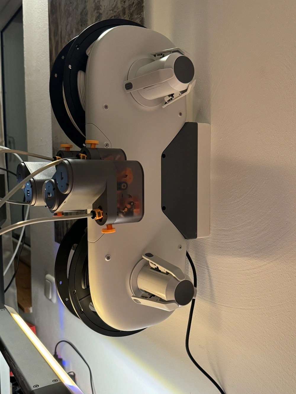 AMS Lite平面和可拆卸式墙壁支架，隐藏螺丝 来自 Robbicon - MakerWorld