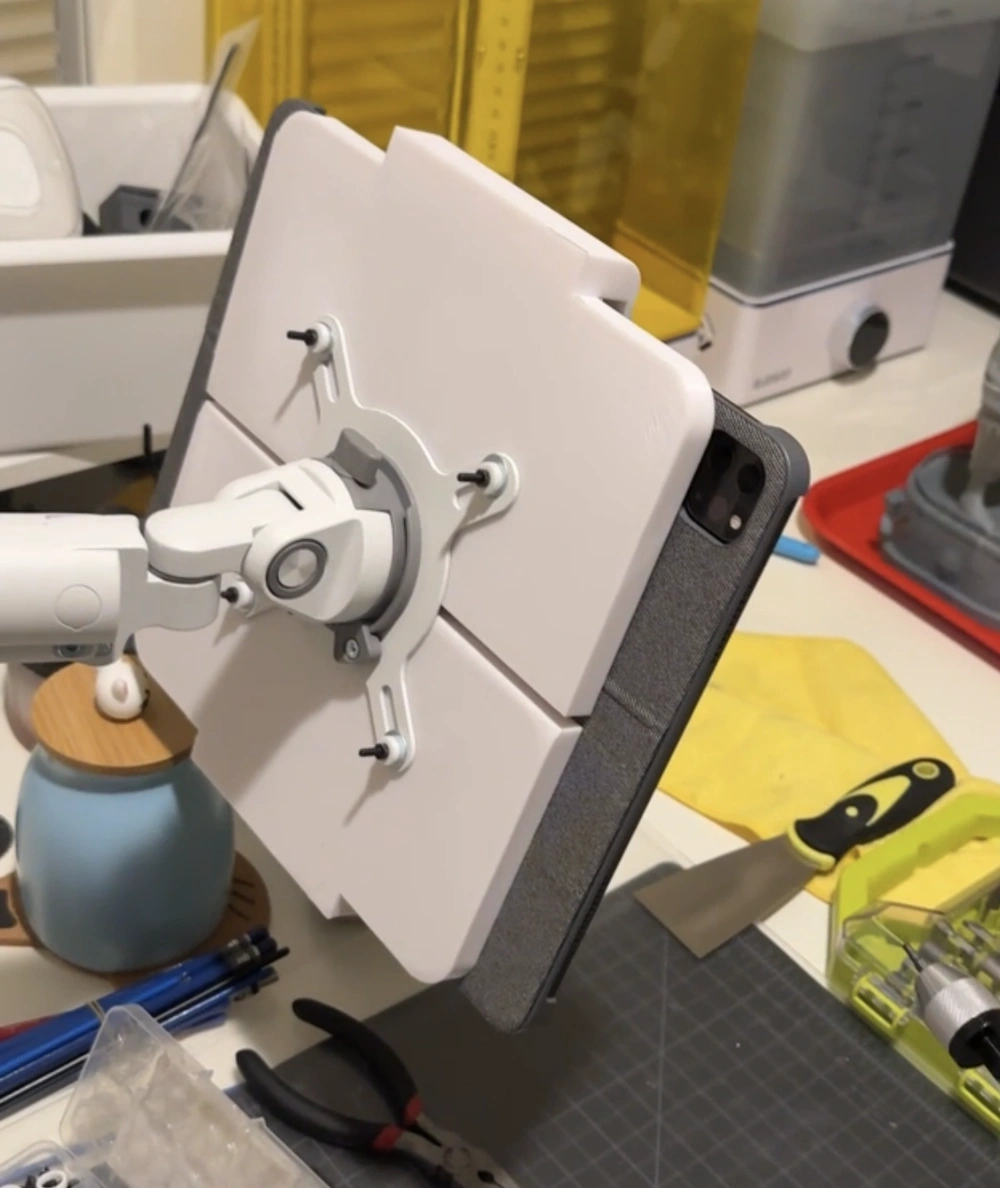 iPad Pro 12.9寸 - VESA安装支架 来自 VinceX - MakerWorld