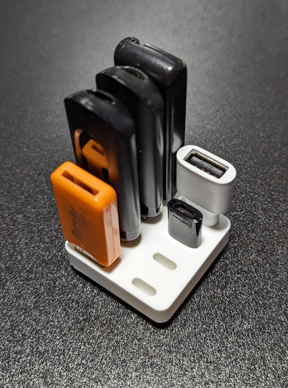 Gridfinity USB-A & USB-C 支架 来自 Jakokln - MakerWorld