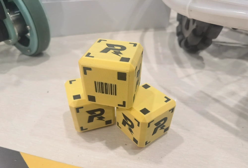 RoboMaster小型金矿石 来自 靖远 MakerWorld：免费下载 3D 模型