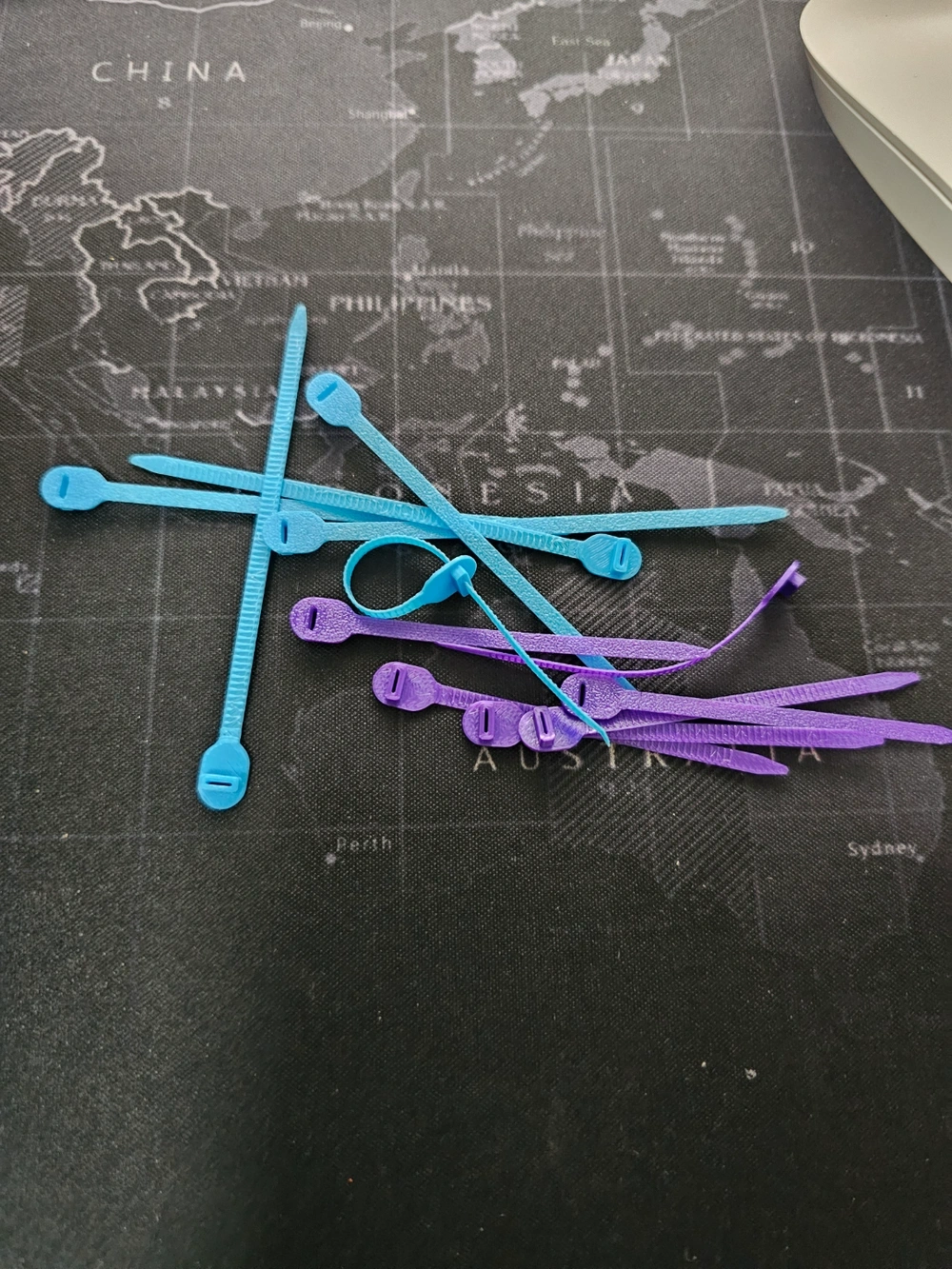 Tyrap, tie-wrap, ty-wrap ziptie, cable ties 来自 ID_Tag - MakerWorld