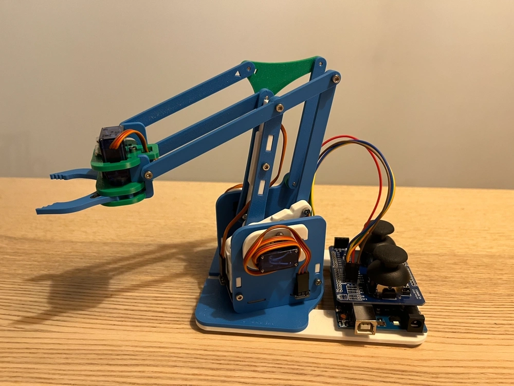 MeArm - 迷你机械臂 - 针对3D打印进行了激光切割文件的调整 来自 jakub.milkowsky MakerWorld：免费下载 3D 模型
