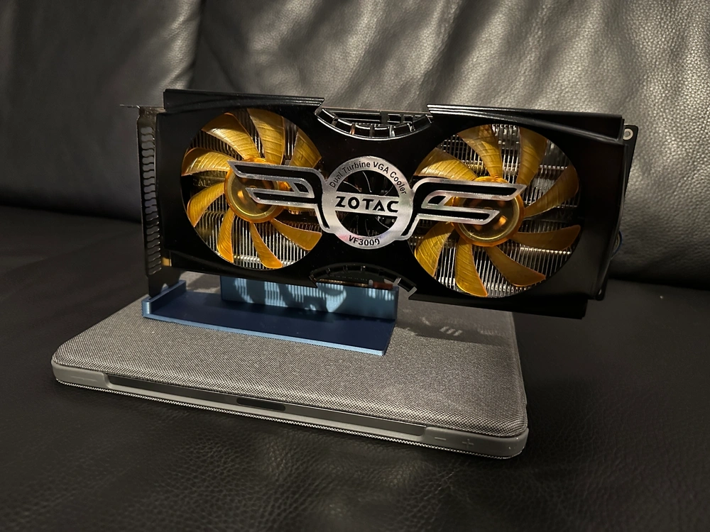 GPU展示架 来自 derjujuman - MakerWorld