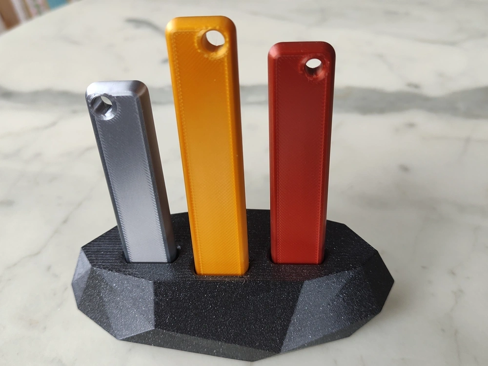 蒸汽火车哨声套装的展示架 来自 ThreeD-Michael - MakerWorld