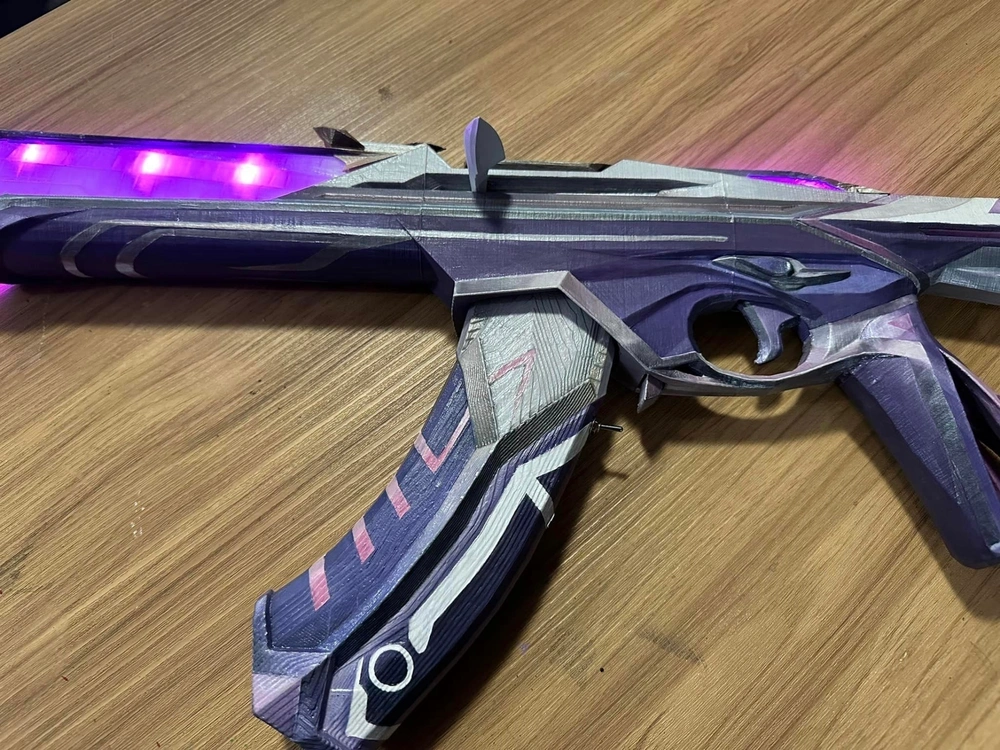 光明守卫 VANDAL VALORANT Cosplay (LED) 来自 EhRabz - MakerWorld