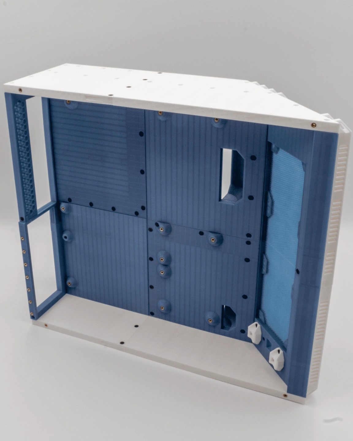 LxW Radiant Ridge - 全尺寸ATX紧凑型PC机箱 来自 LxWMakerWorld：免费下载 3D 模型