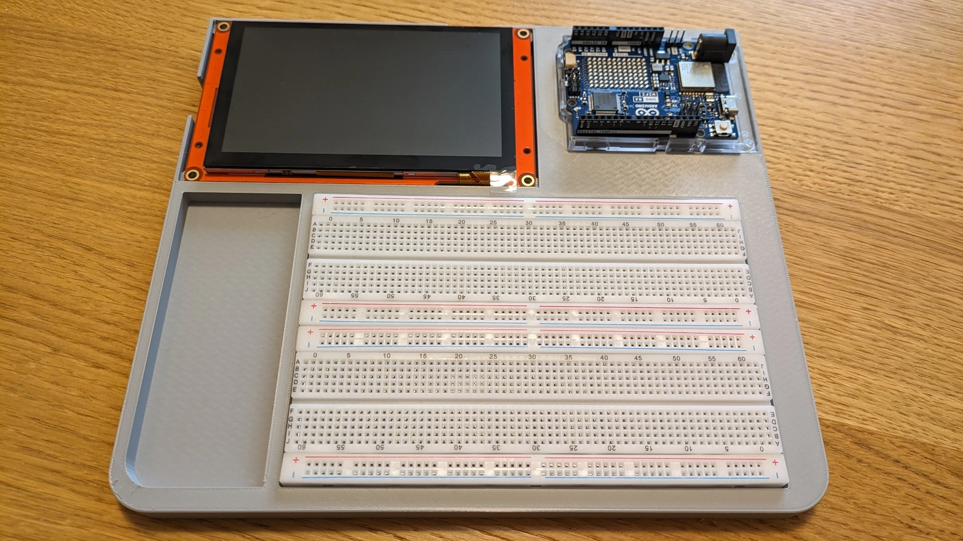 Nextion 5"与Arduino Uno R3/R4面包板 来自 TheGuile - MakerWorld