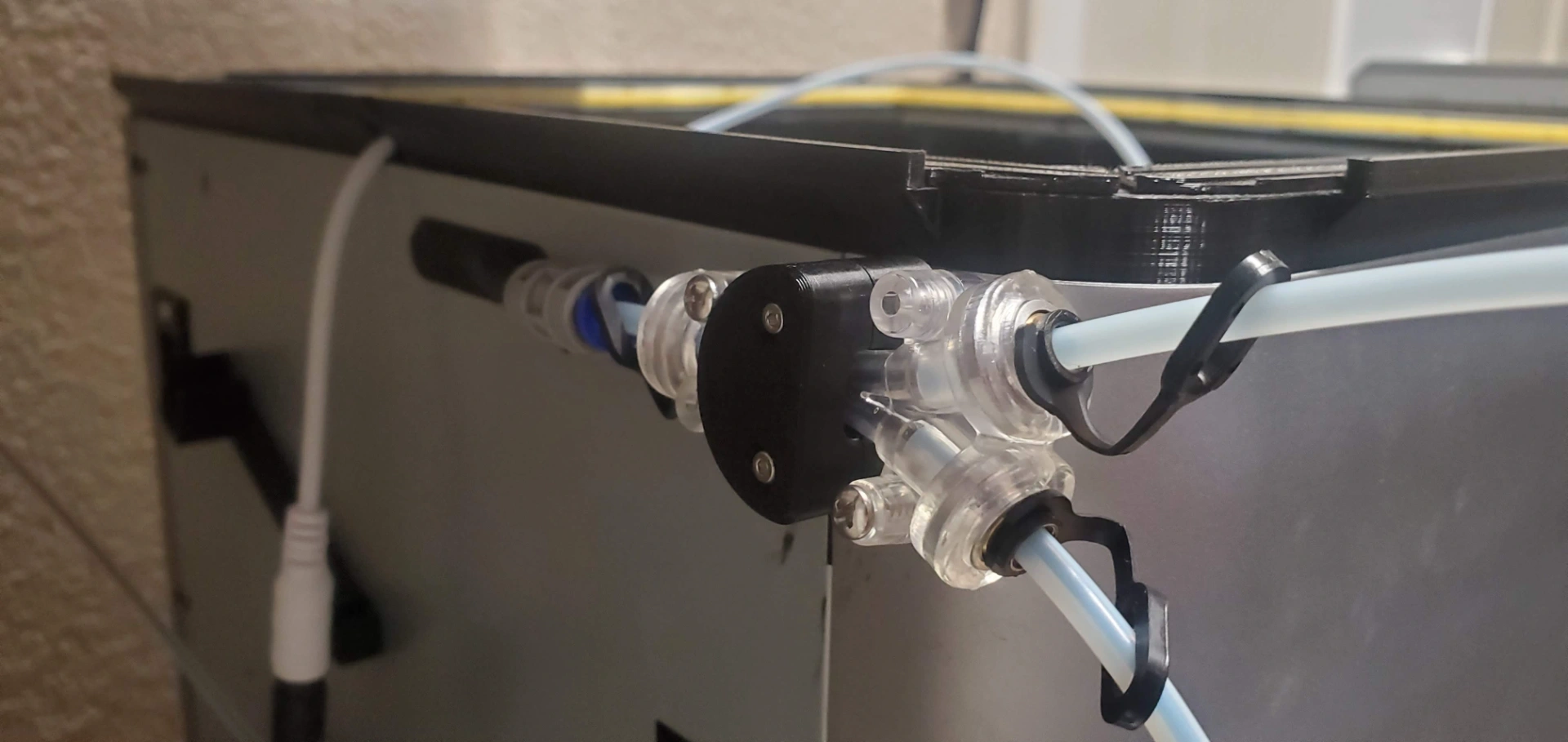 SeeMeCNC Y-Filament Splitter 支架 来自 Roland Deschain - MakerWorld