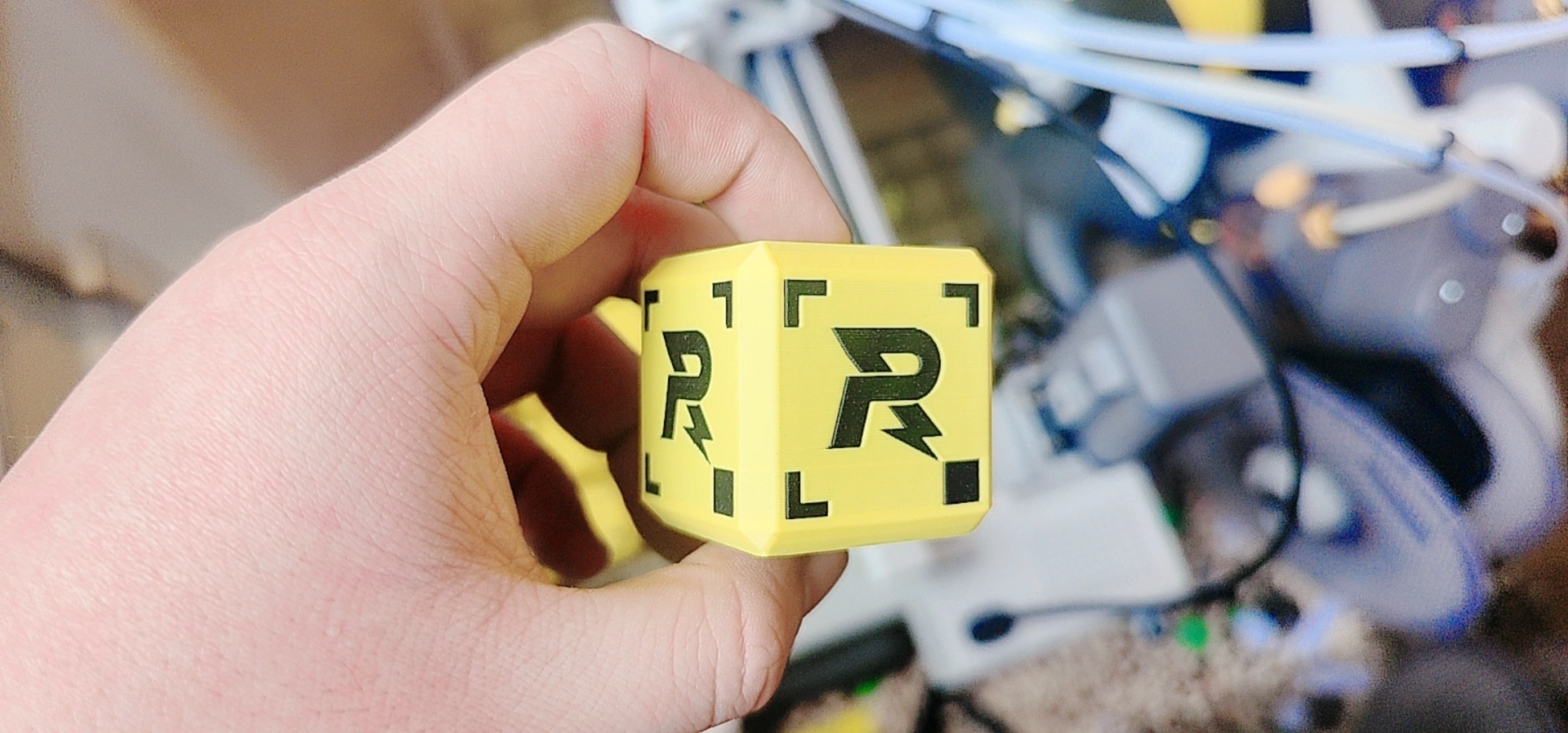 Robomaster金矿石 来自 简单. - MakerWorld