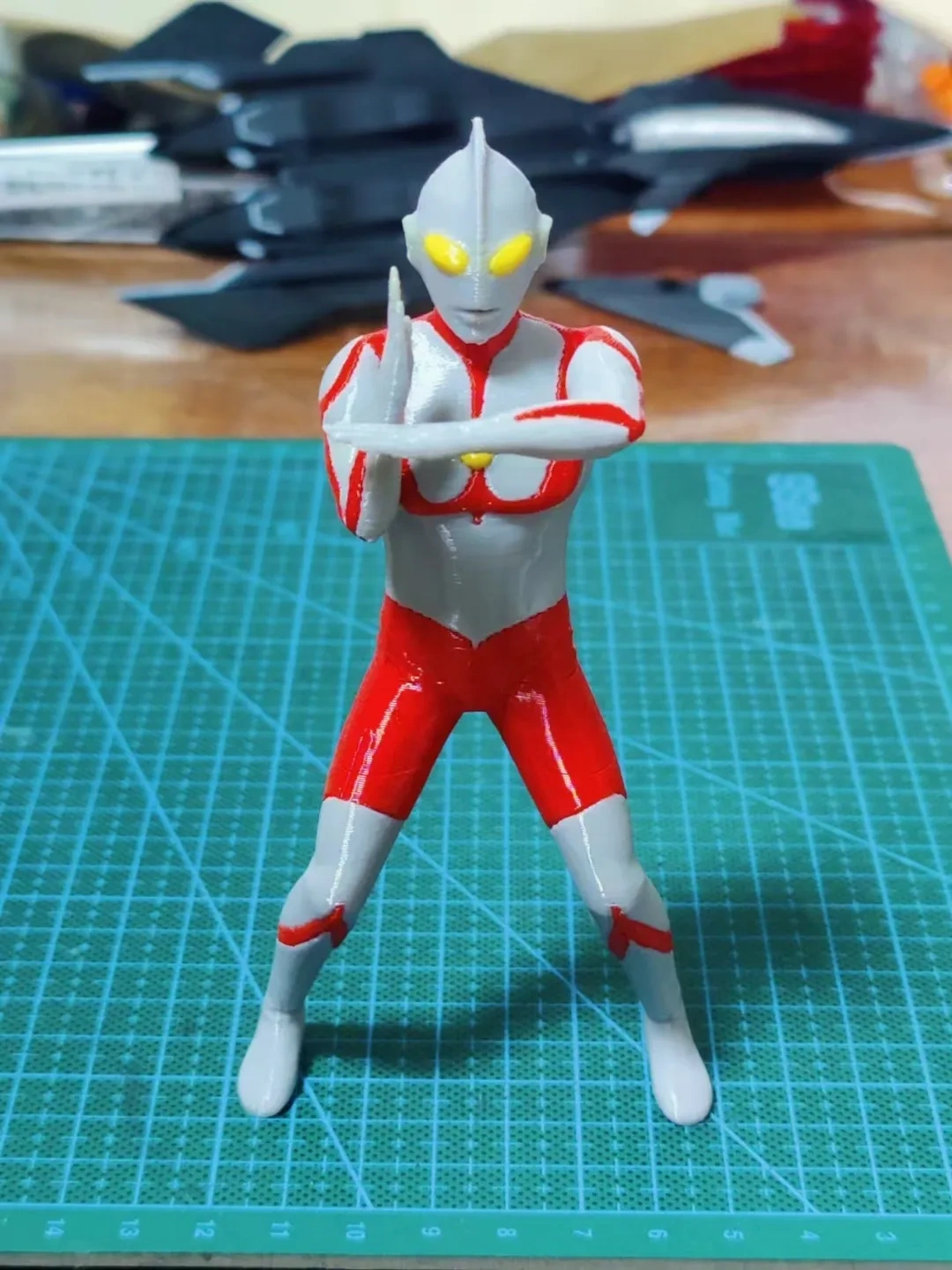 奥特曼Specium Ray姿势 彩色 - 免费 3D 打印模型 - MakerWorld