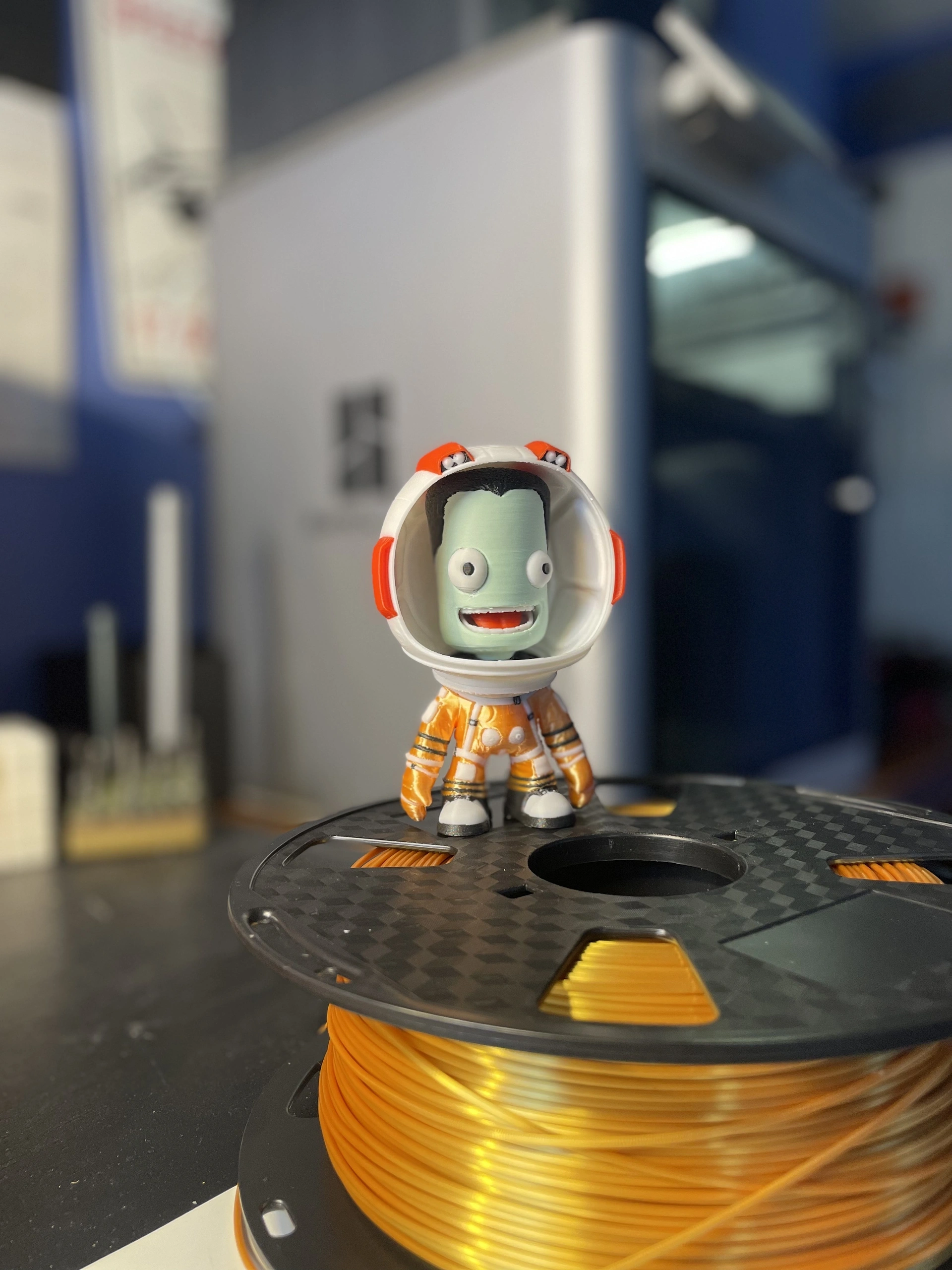 来自Bambu Lab AMS的多彩Kerbal 二次创作 - 来自 Osprey Designs - MakerWorld